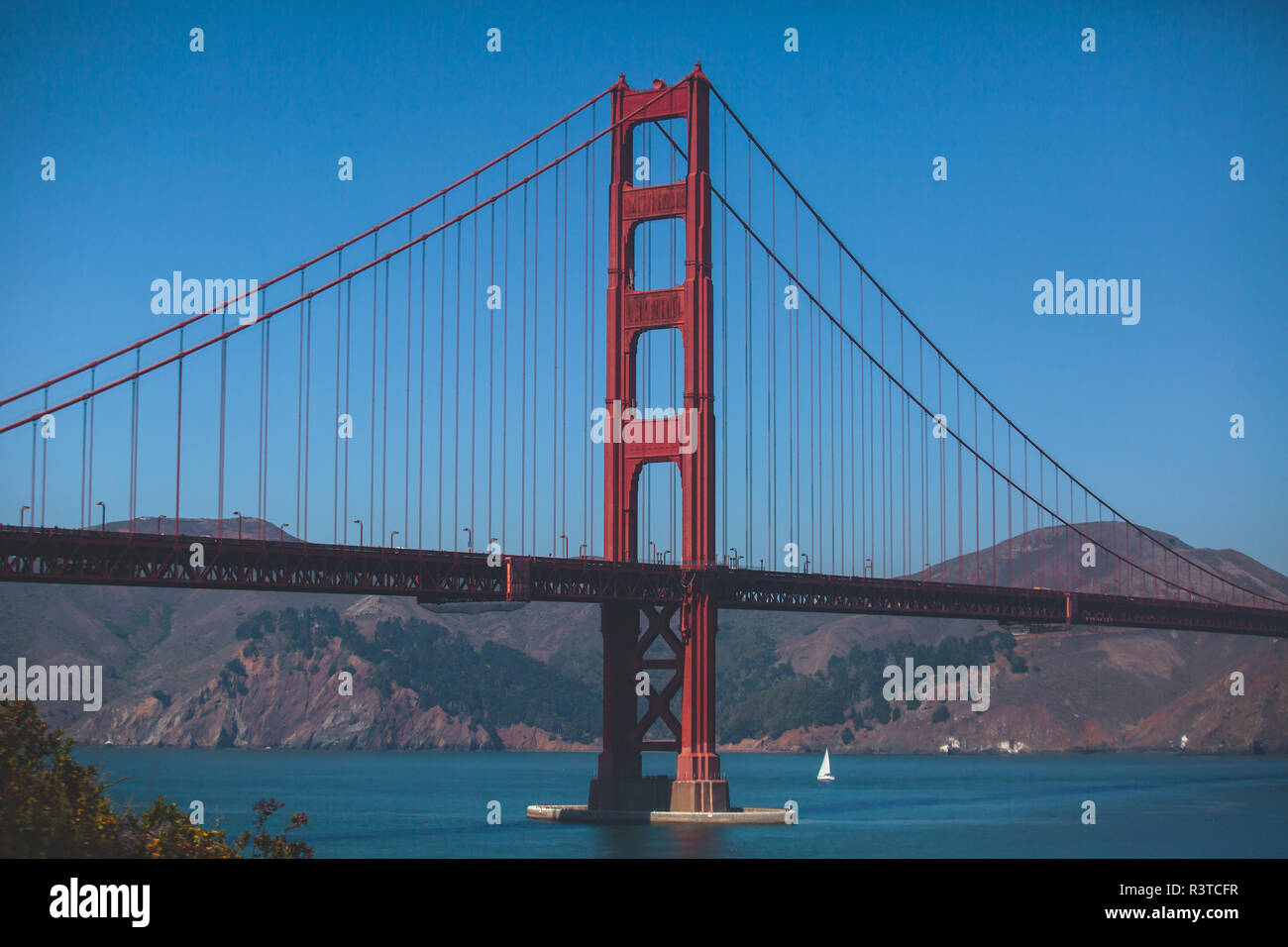 Classic panoramic view of famous Golden Gate Bridge seen from Baker ...