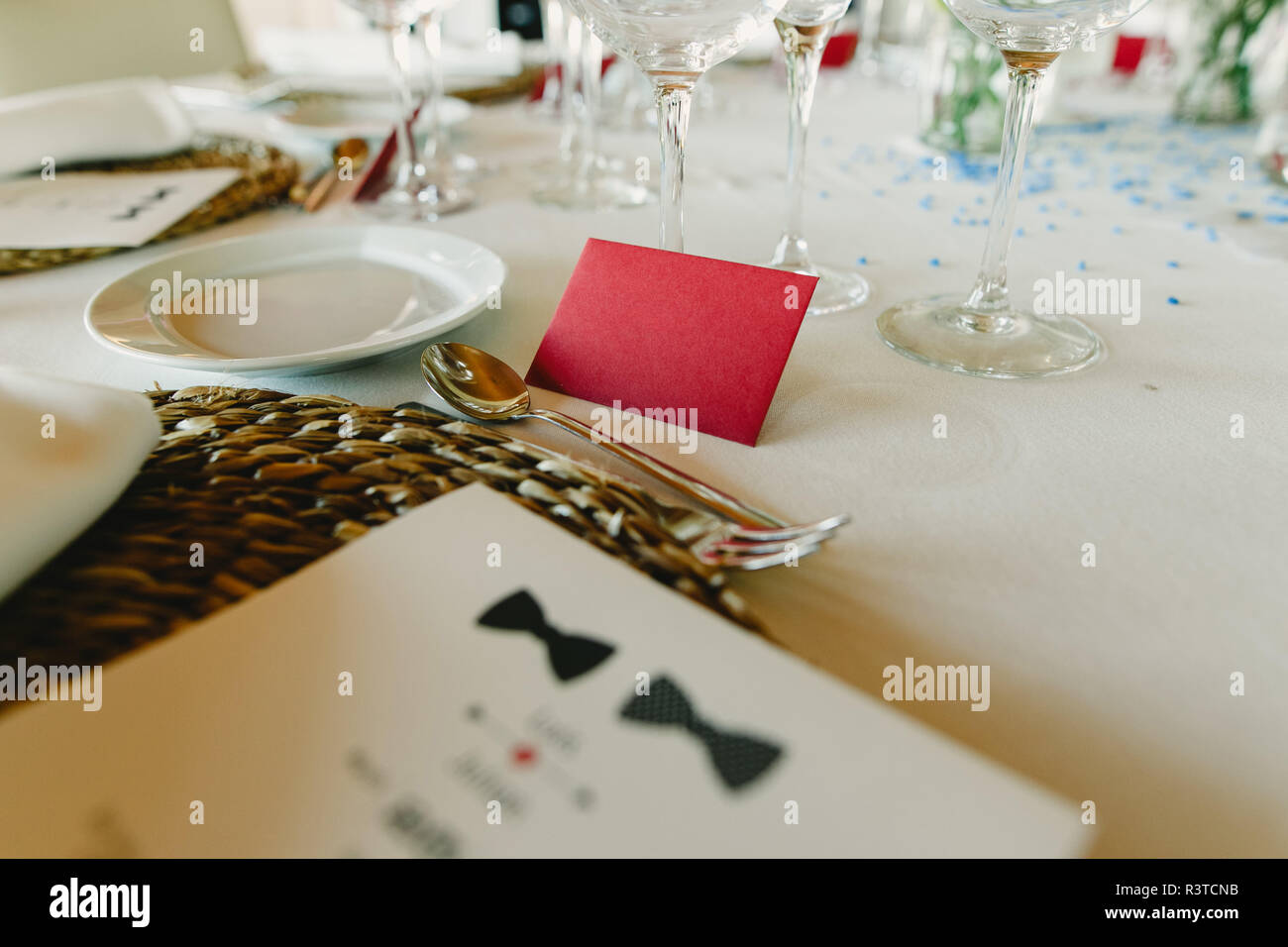 Empty envelopes hi-res stock photography and images - Alamy