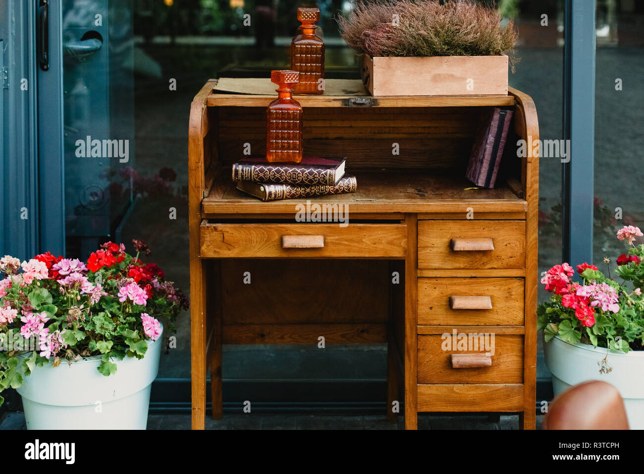 Decoration objects for events and weddings in rural and retro style ...