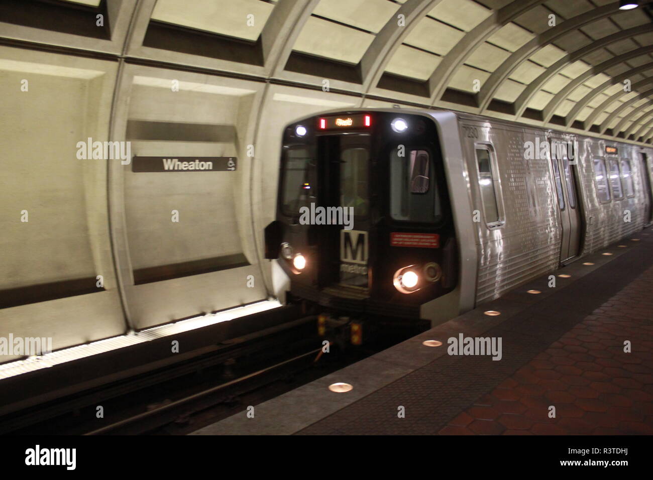 A 7000 series Metro Train coming into Weaton Station Stock Photo - Alamy