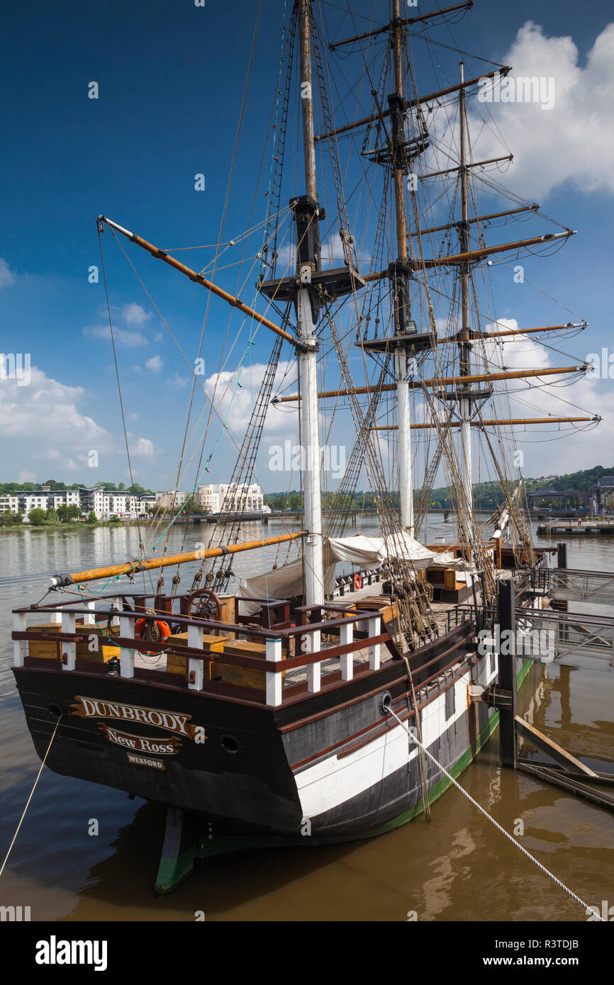 Ireland, County Wexford, New Ross, Dunbrody Famine Ship Stock Photo - Alamy