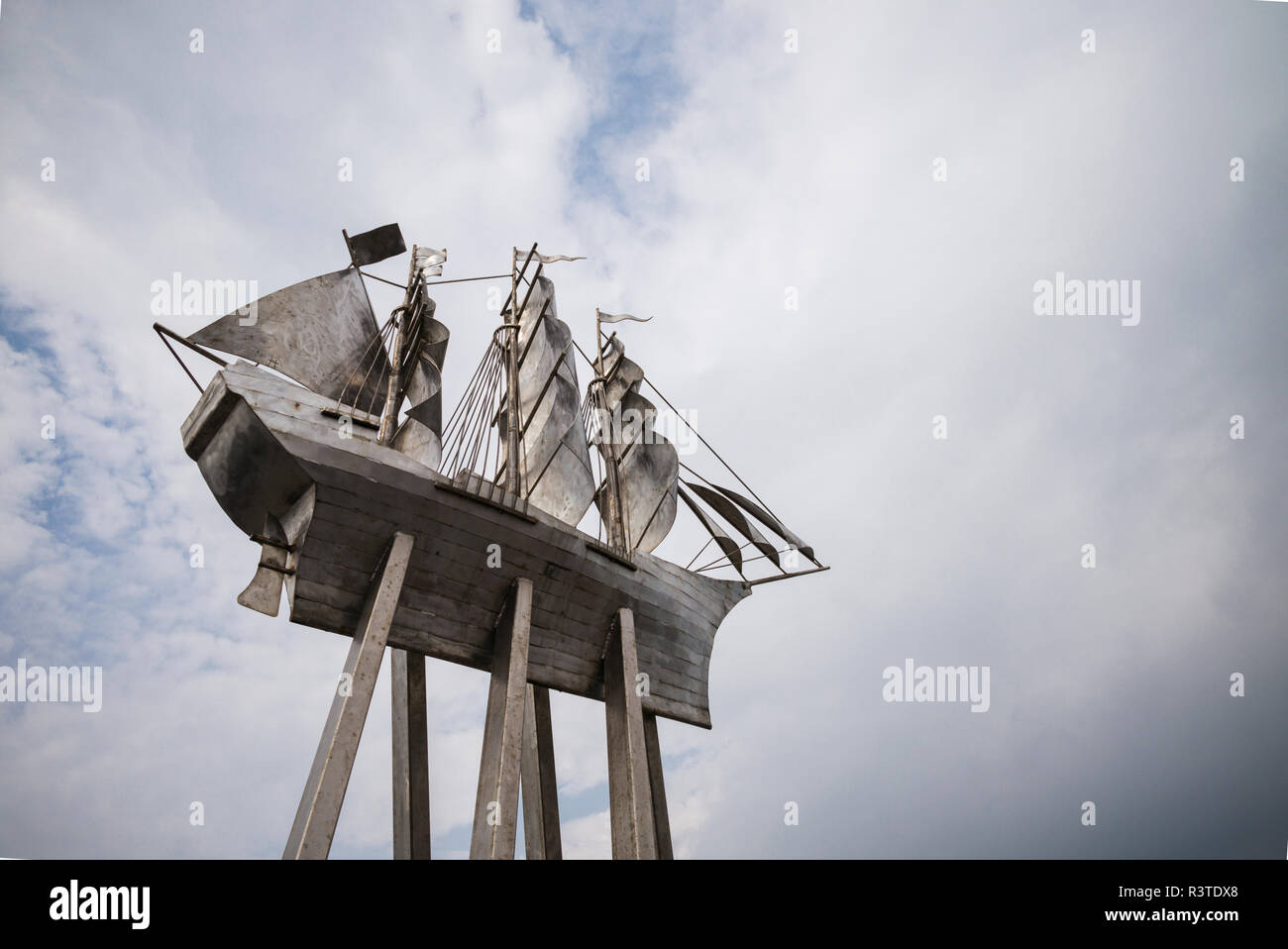Sailing ship monument hi-res stock photography and images - Alamy