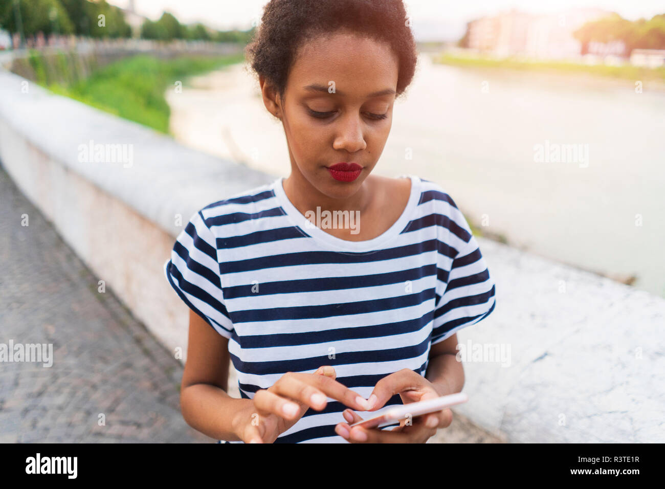 Cell phone light beams hi-res stock photography and images - Alamy