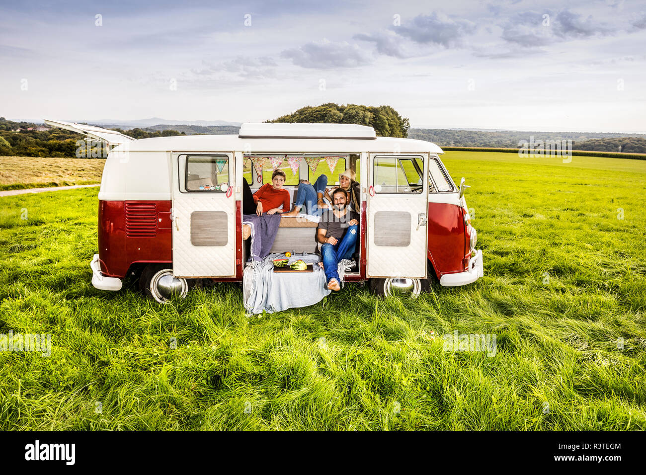 Parked food van hi-res stock photography and images - Alamy