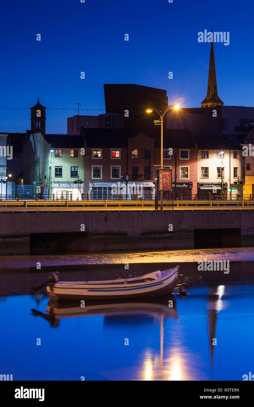 Ireland, County Wexford, Wexford Town, boats on the River Slaney, dusk ...