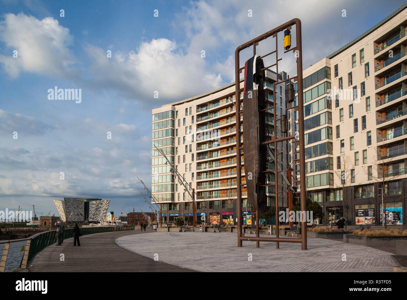 UK, Northern Ireland, Belfast Docklands, riverside residential ...