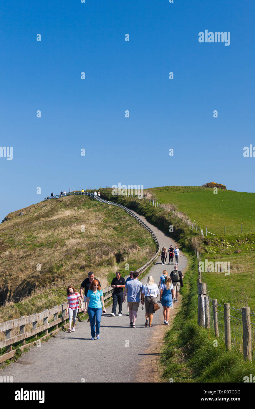 UK, Northern Ireland, County Antrim, Ballintoy, pathway to the Carrick ...