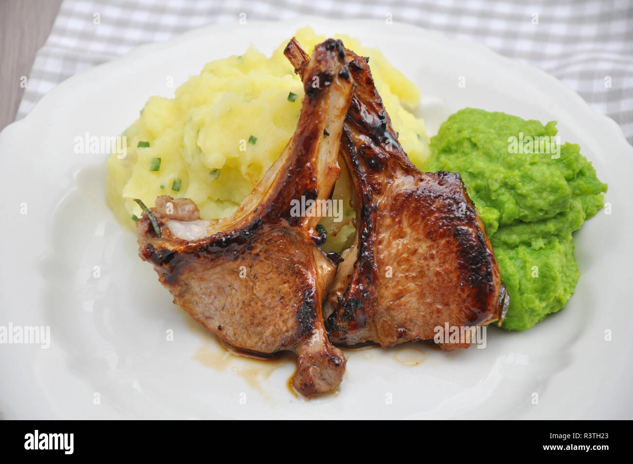 Lamb haunch hi-res stock photography and images - Alamy
