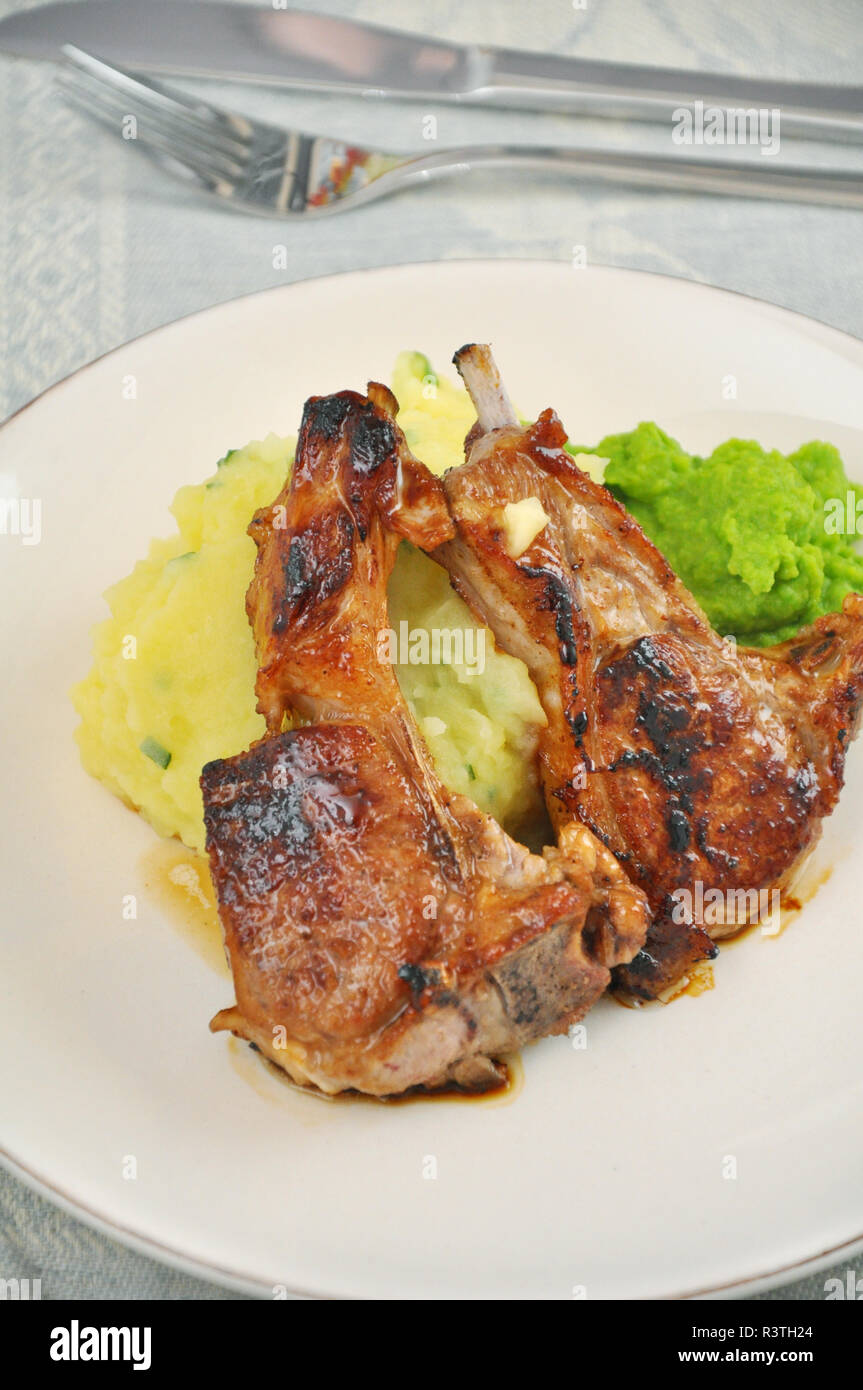 Venison roast haunch hi-res stock photography and images - Alamy