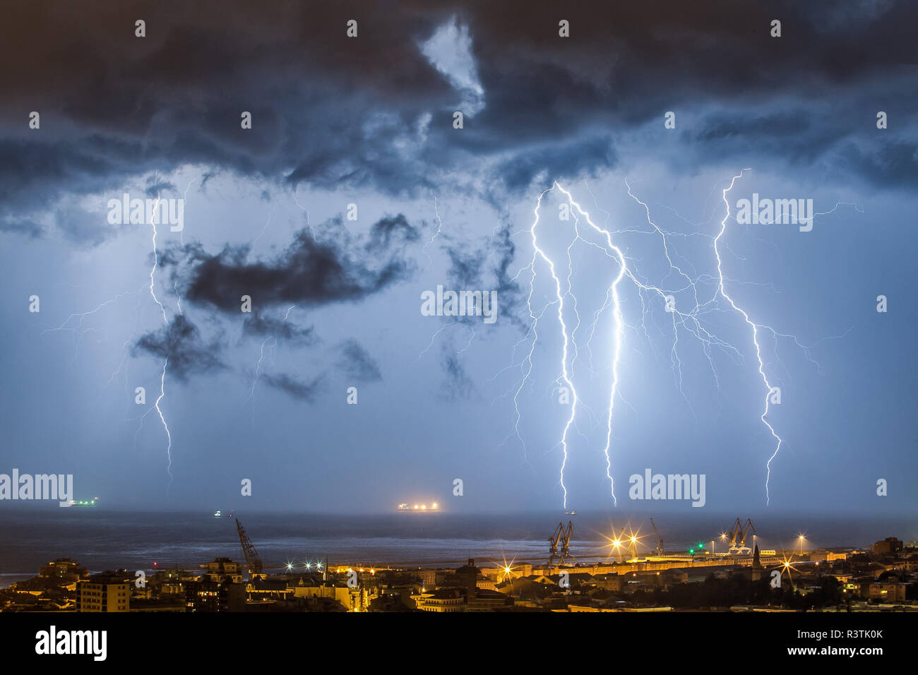 Midnight storm hi-res stock photography and images - Alamy