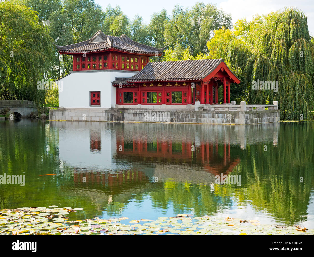 traditional chinese temple Stock Photo - Alamy