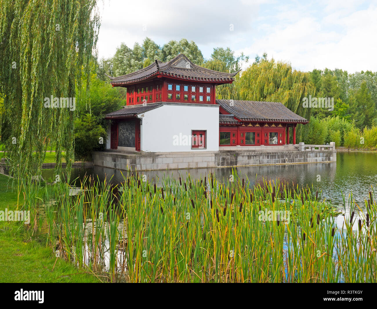 traditional chinese temple Stock Photo - Alamy