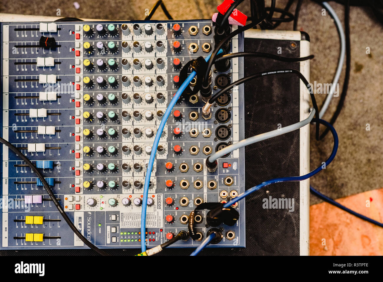 24 bit hi-res stock photography and images - Alamy