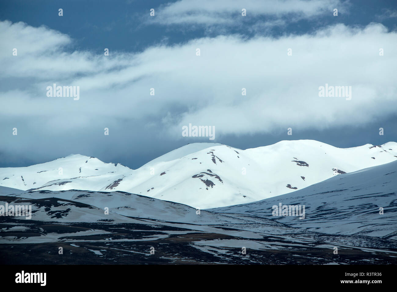 Snowy volcano mountain landscape in Iceland Stock Photo - Alamy