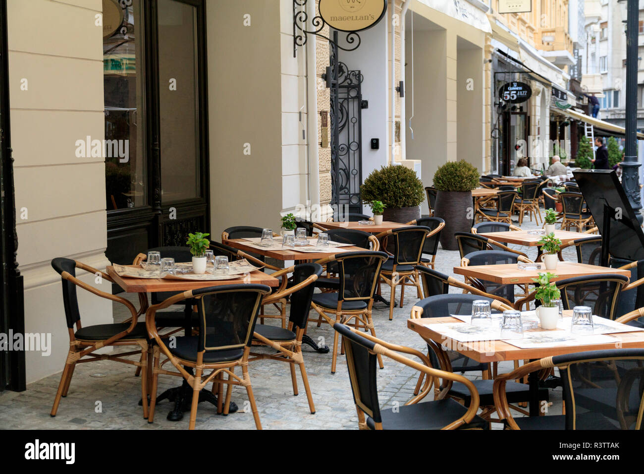 Bucharest old town cafe hi-res stock photography and images - Alamy