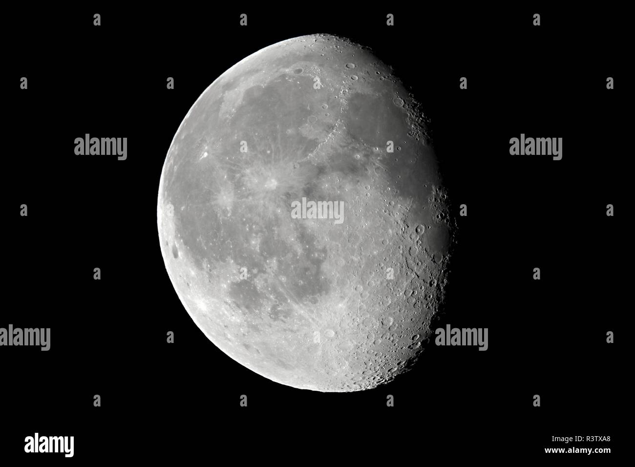 Half moon shapes hi-res stock photography and images - Alamy