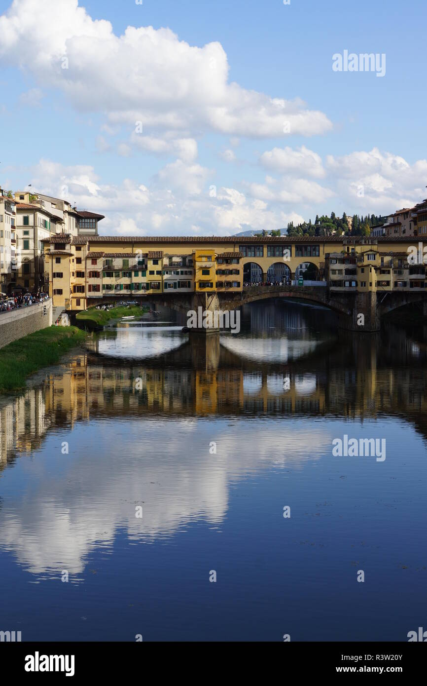 ponte vecchio,segmental arch bridge over the arno Stock Photo - Alamy