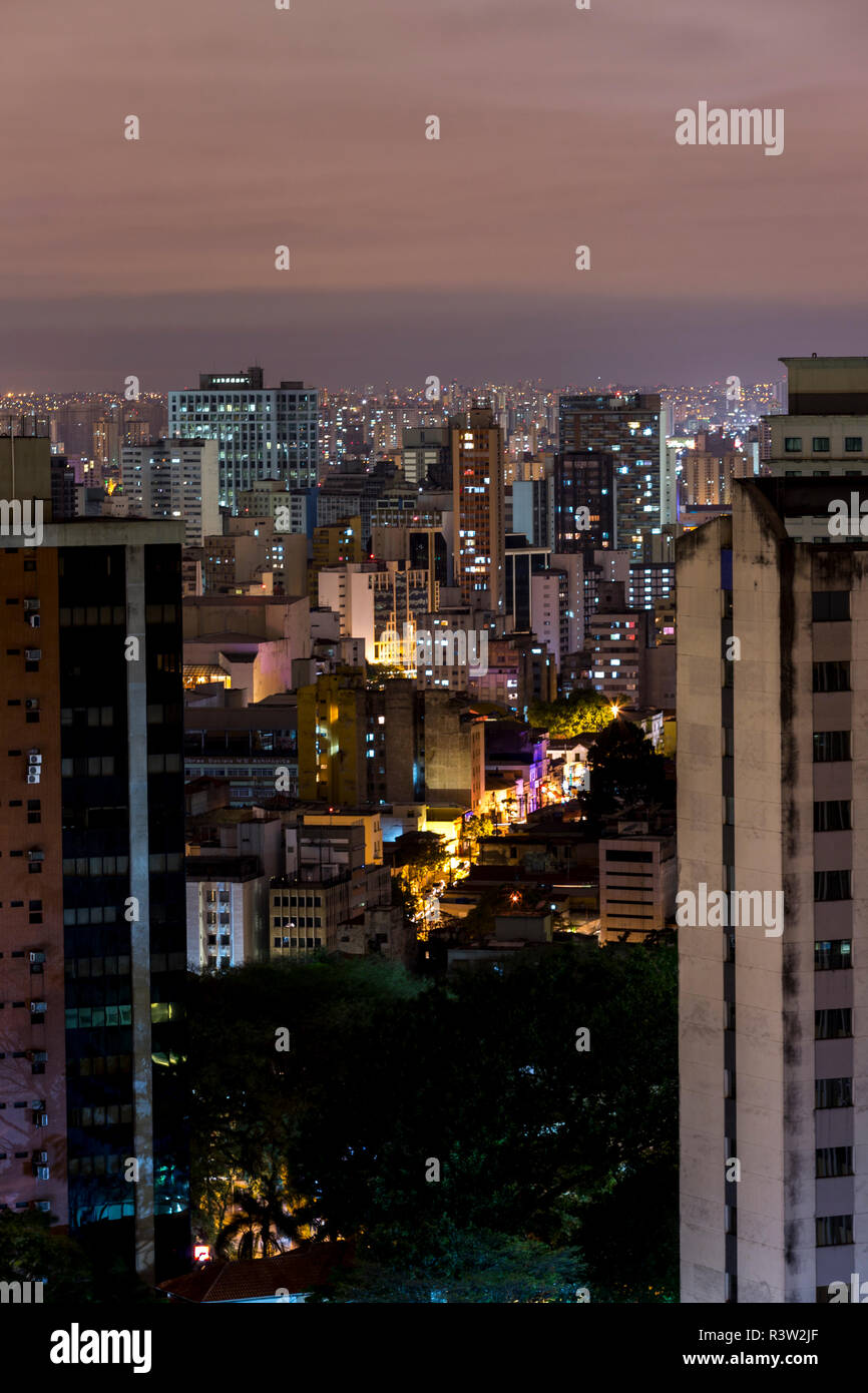 Downtown sao paulo brazil night hi-res stock photography and images - Alamy