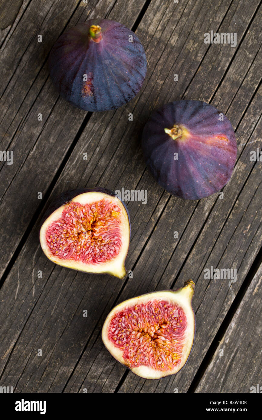 sliced fresh figs Stock Photo - Alamy