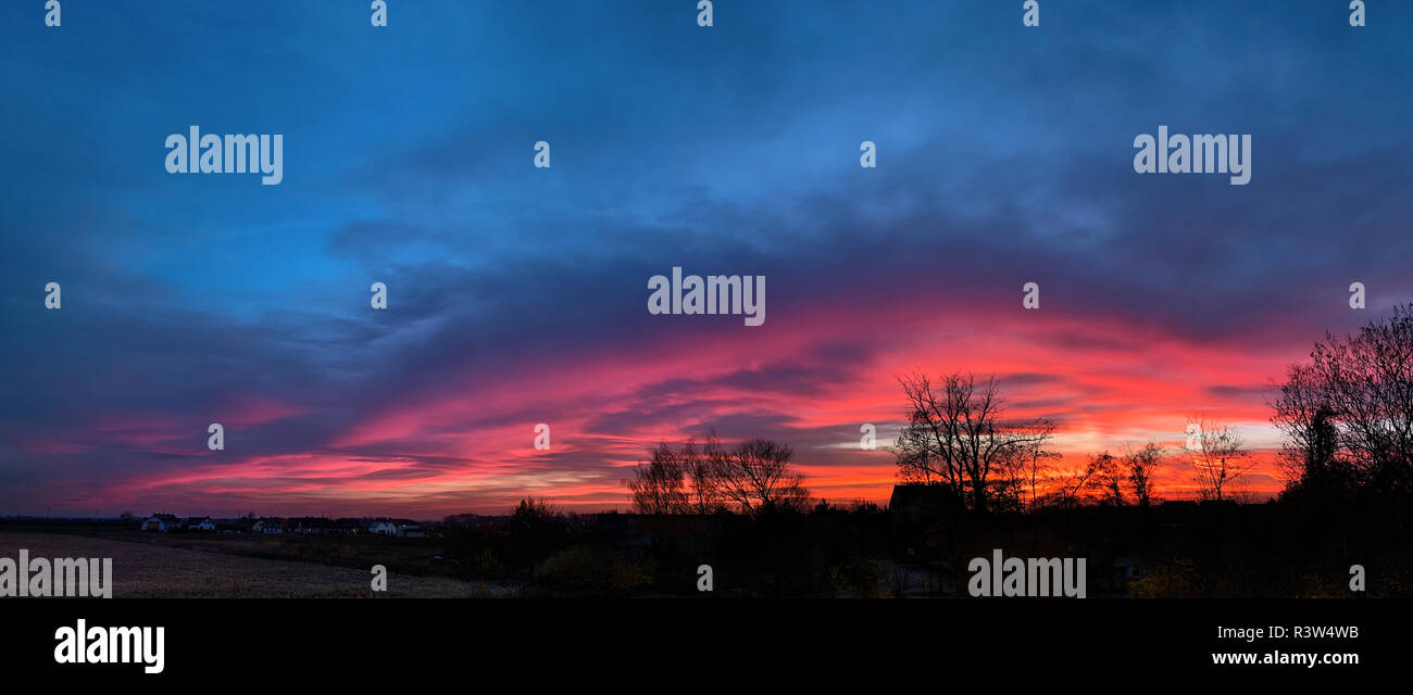 Travel sun countryside hi-res stock photography and images - Alamy