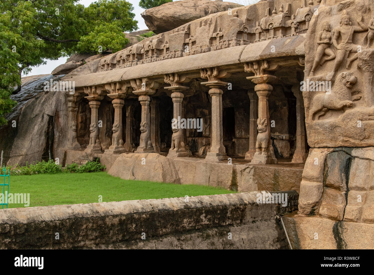 Mandapam at Descent of the Ganges, Mamallapuram, Tamil Nadu, India ...