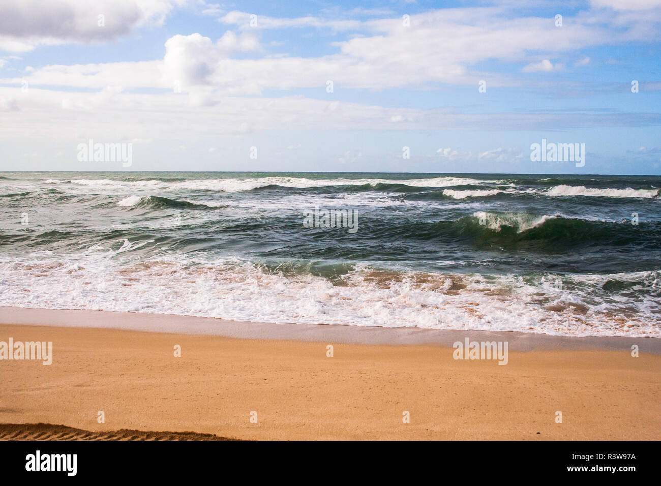 Oahu north shore waves beach hi-res stock photography and images - Alamy