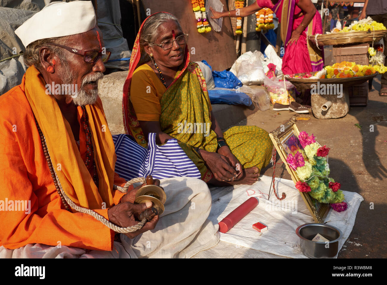 Bhajan singing hi-res stock photography and images - Alamy
