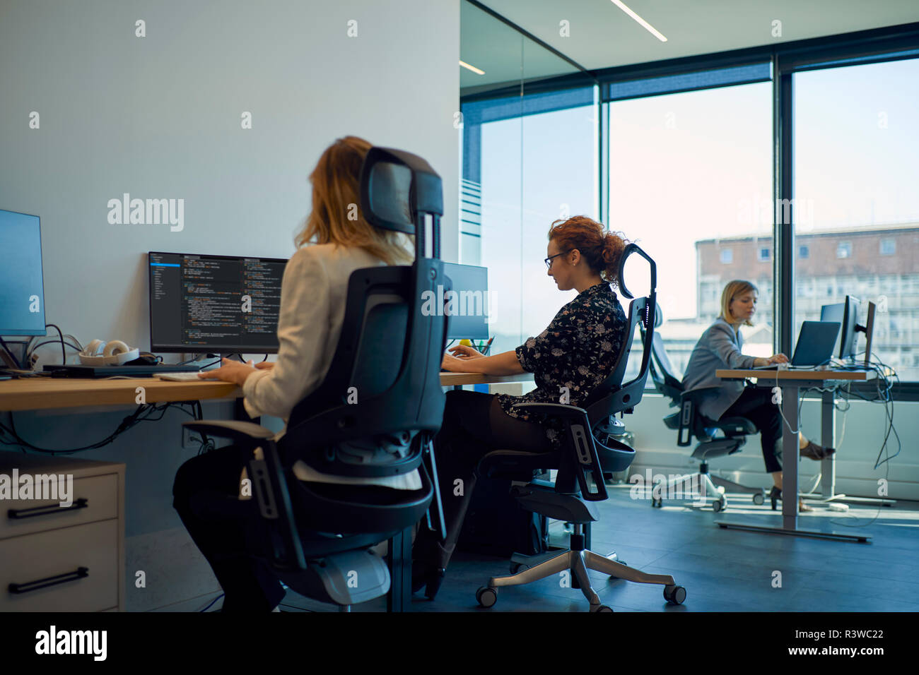 Using computers hi-res stock photography and images - Alamy