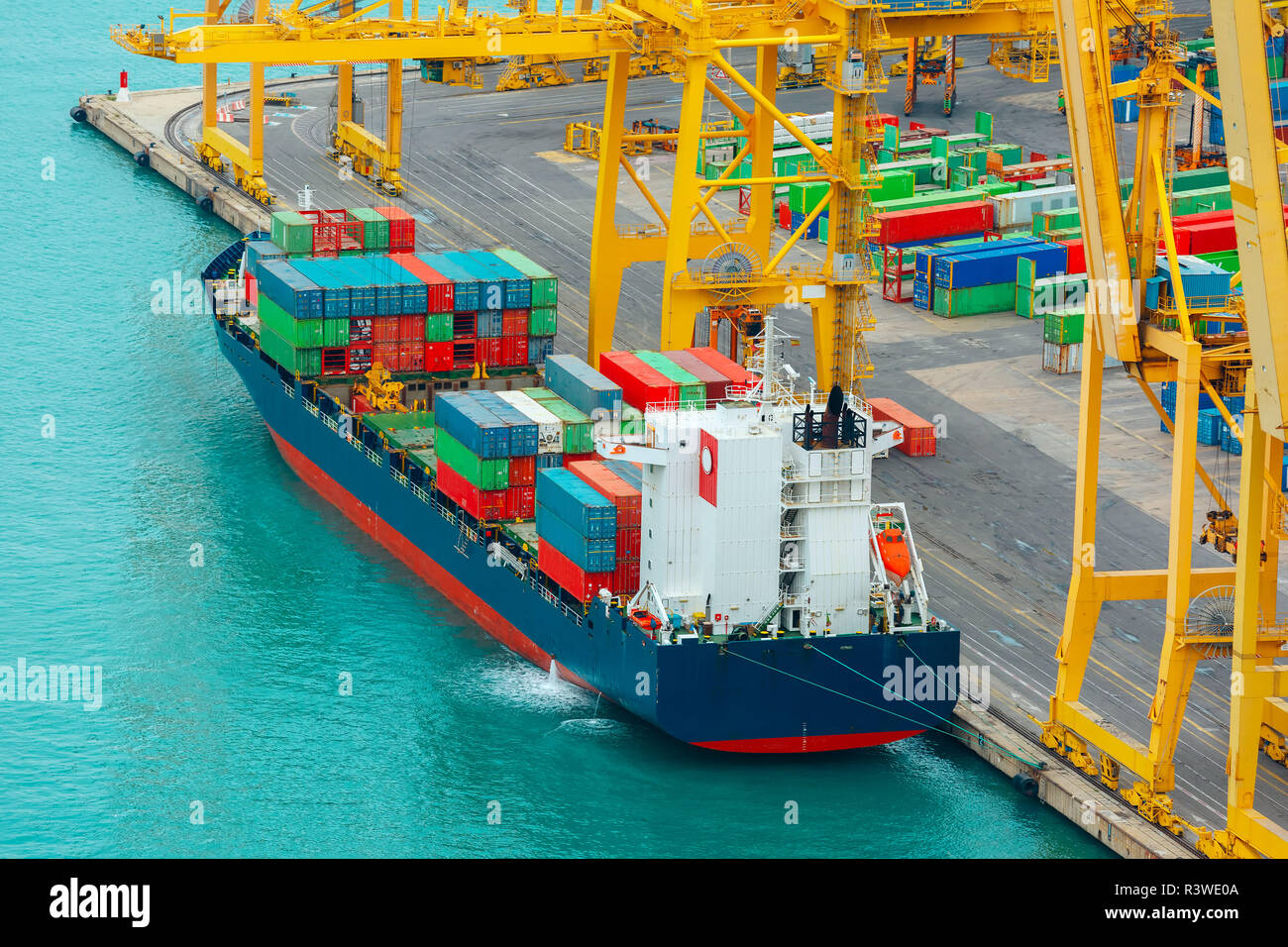 Unloading Sea Containers High Resolution Stock Photography and Images ...