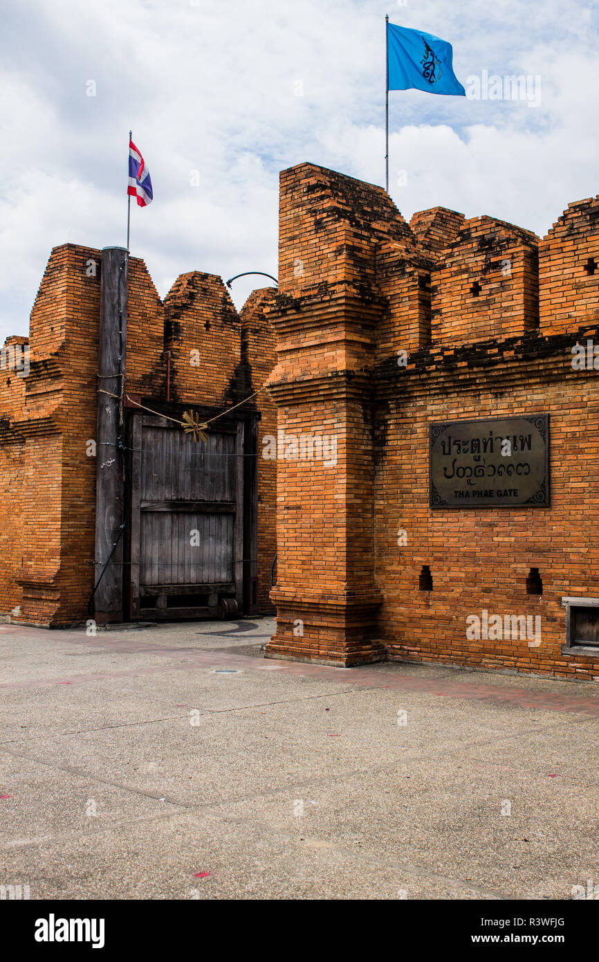 Thapae gate hi-res stock photography and images - Alamy