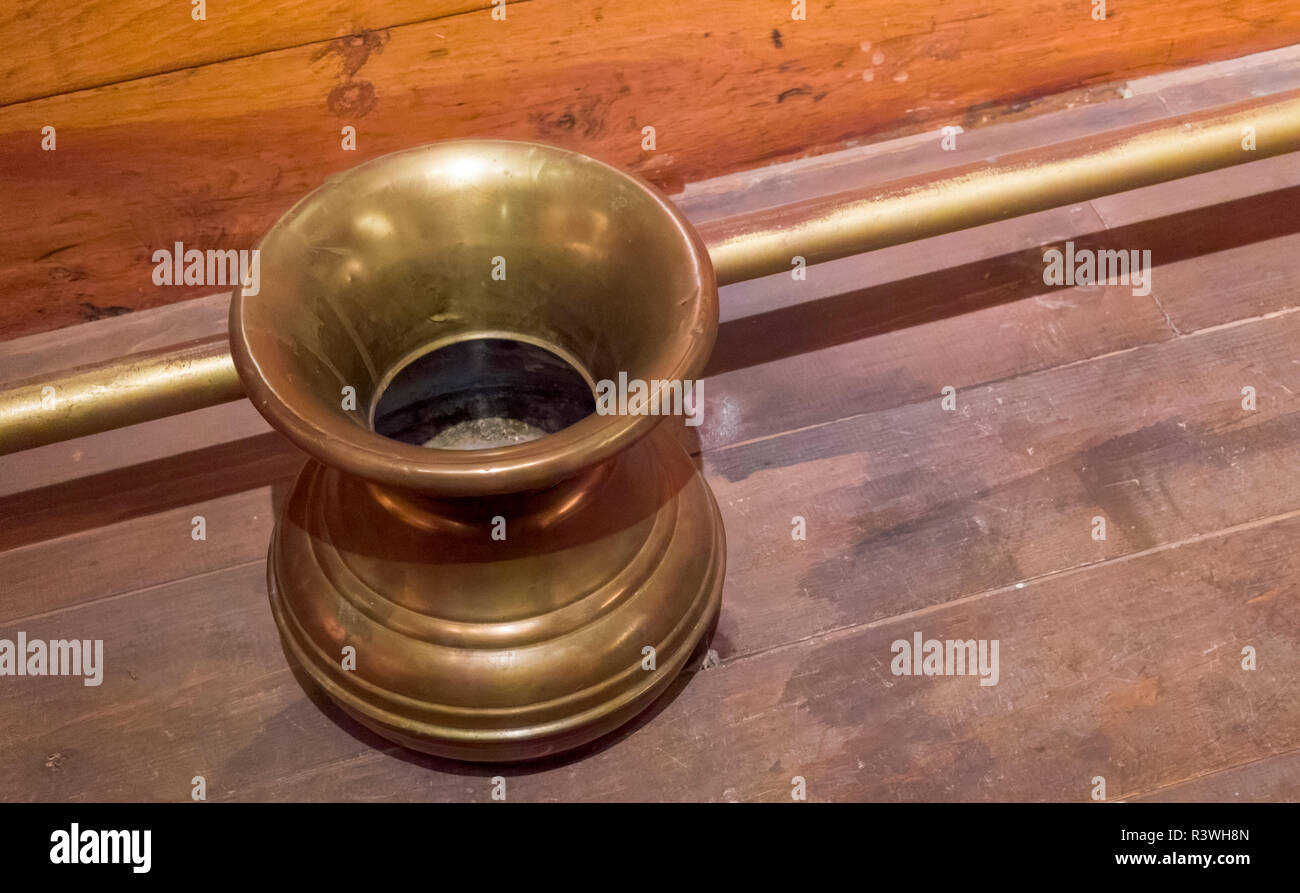 Spittoon hi-res stock photography and images - Alamy