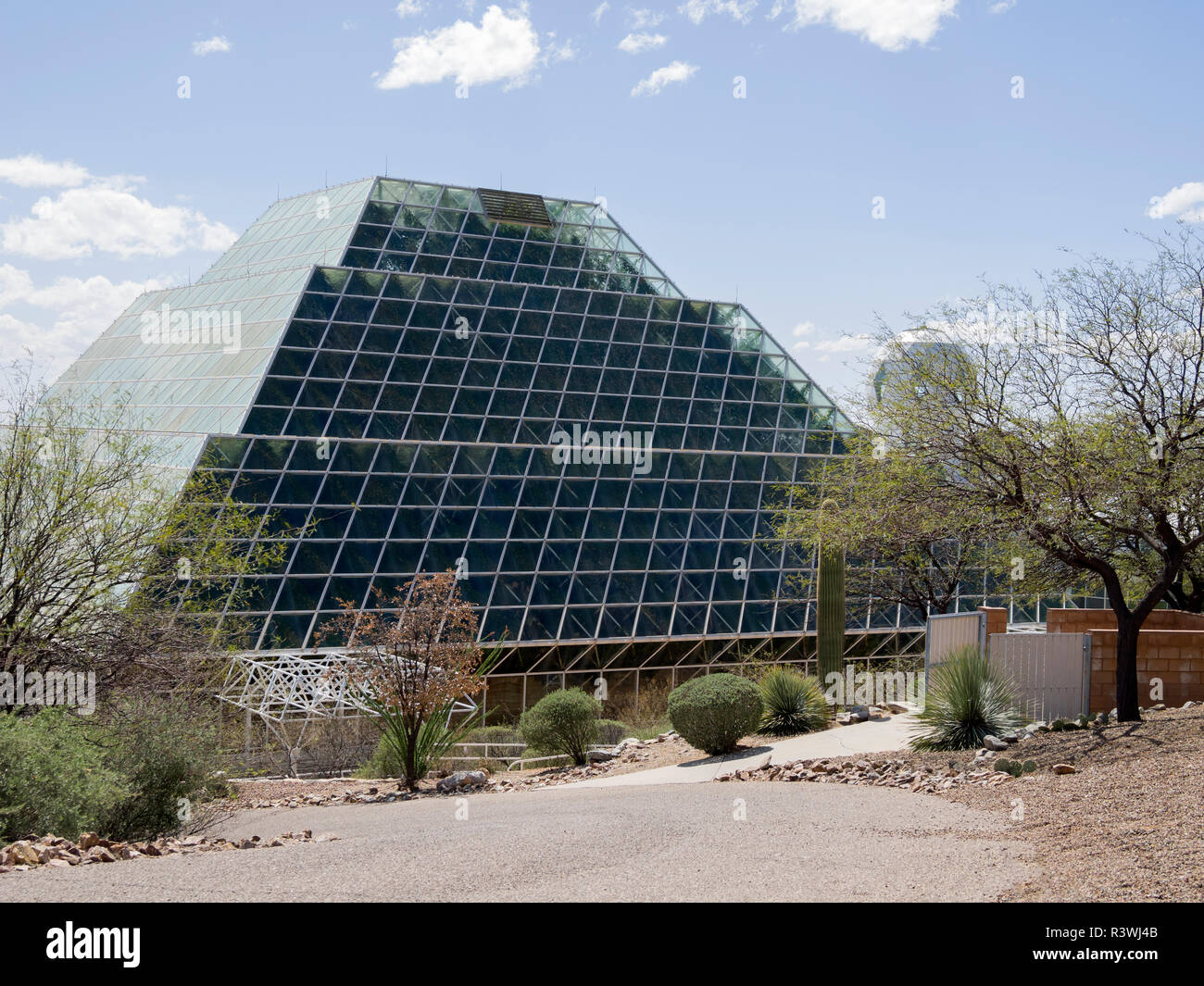 Biosphere 2 arizona hi-res stock photography and images - Alamy