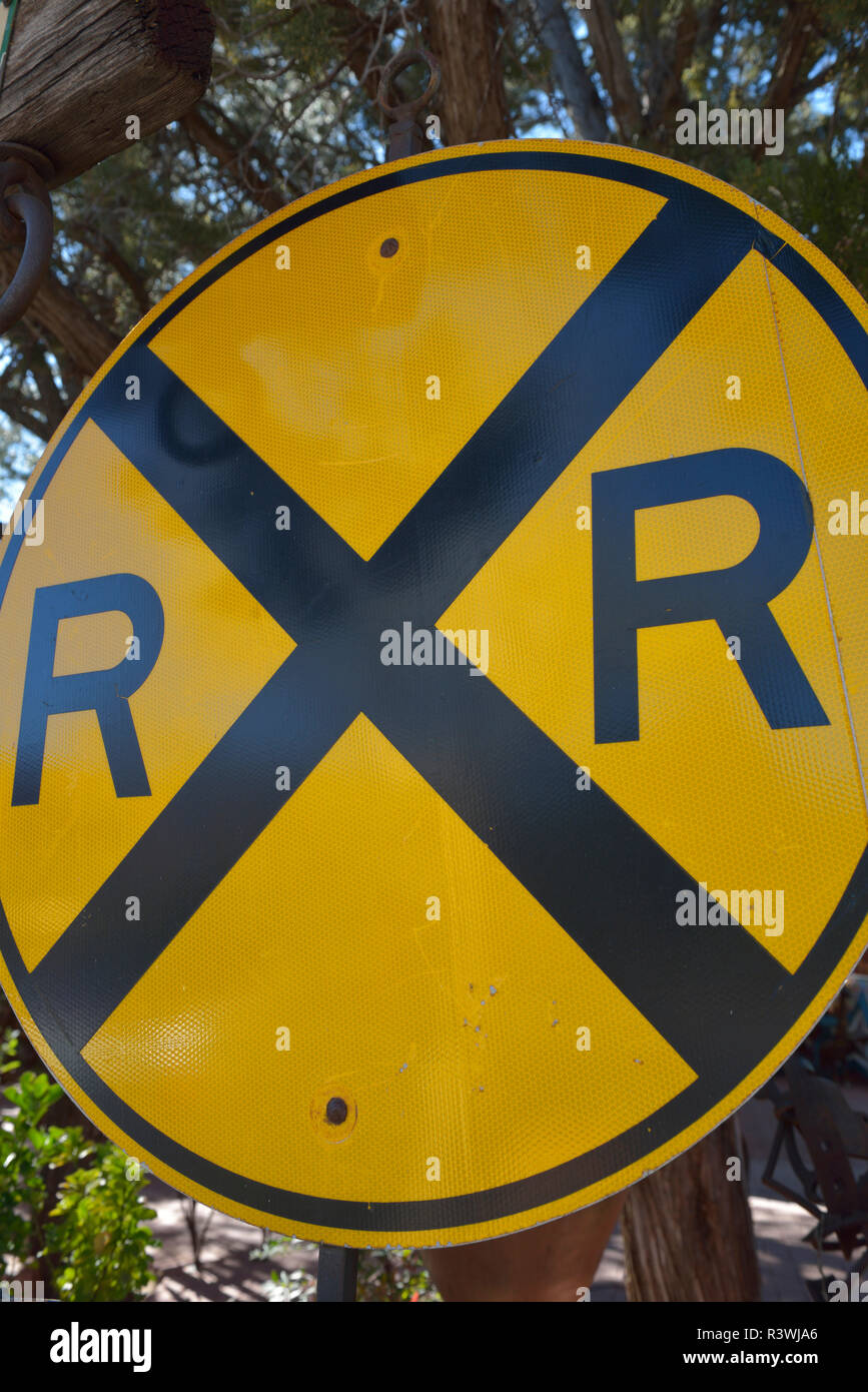 Railroad crossing sign hi-res stock photography and images - Alamy