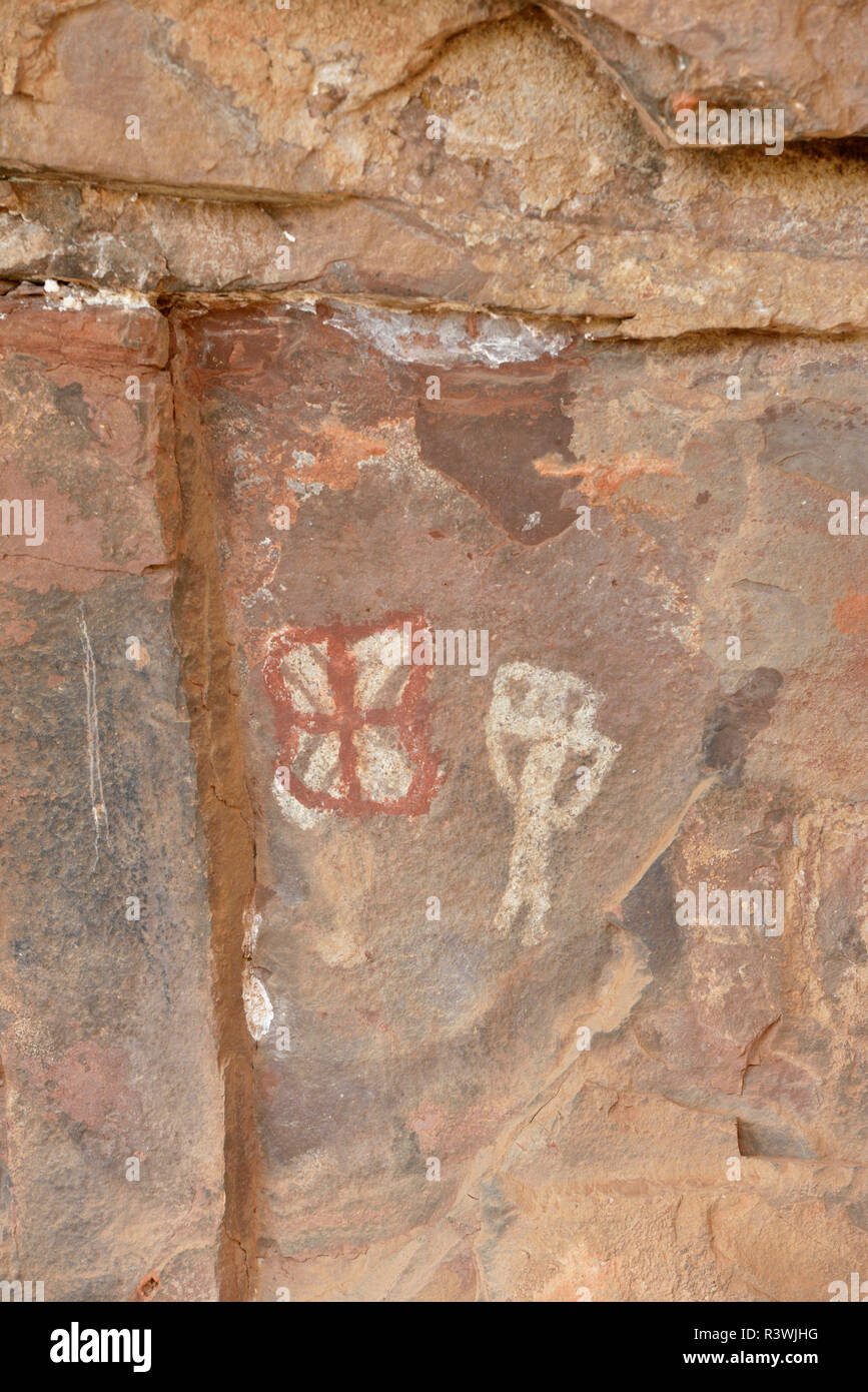 Palatki indian ruins hi-res stock photography and images - Alamy