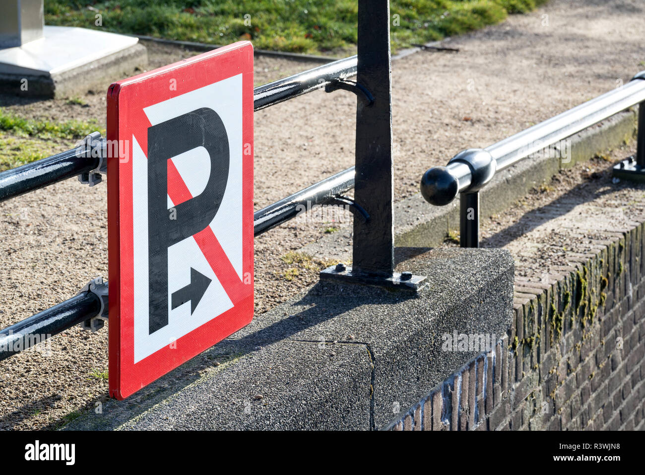 No mooring sign hi-res stock photography and images - Alamy