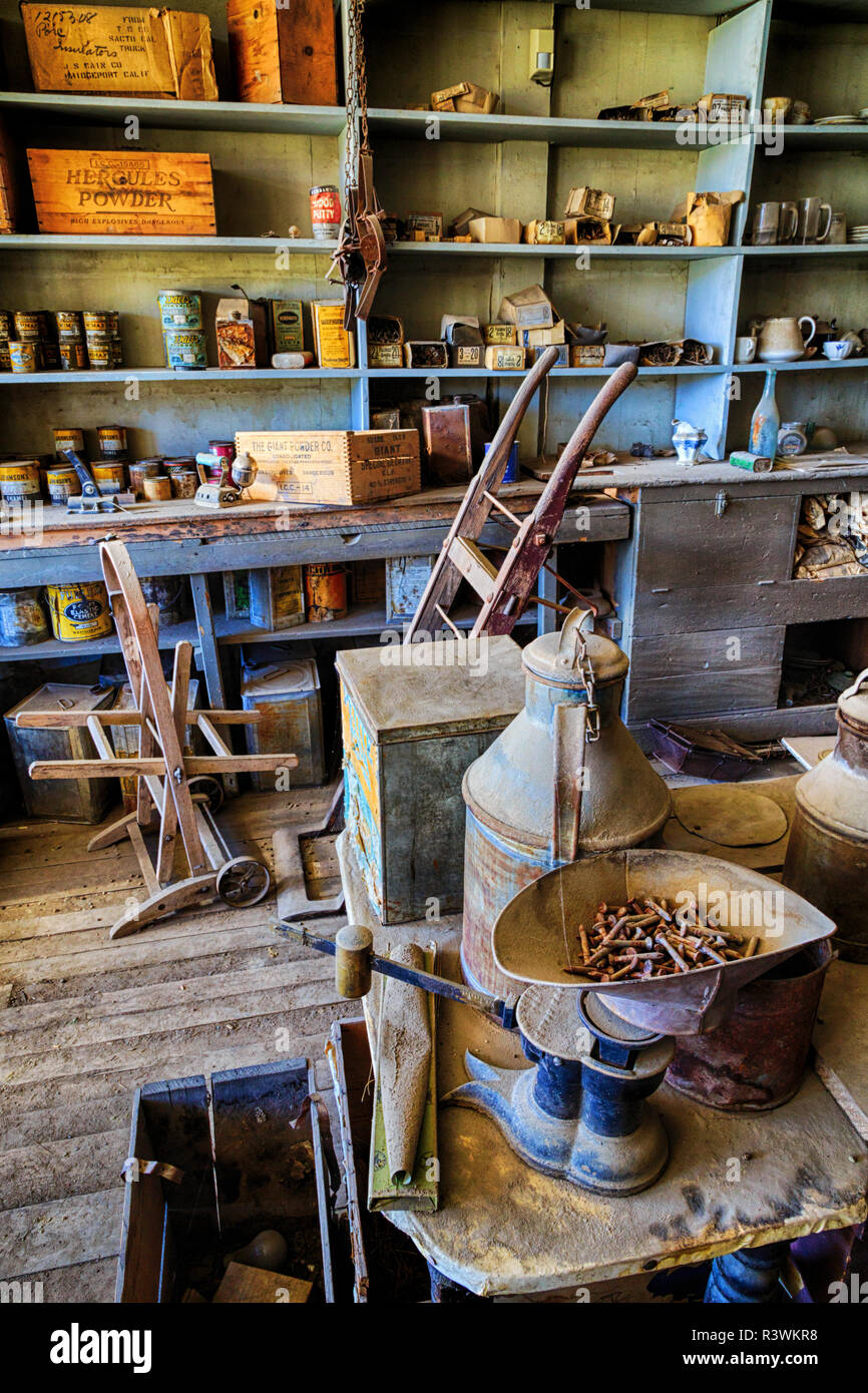General store interior hi-res stock photography and images - Alamy