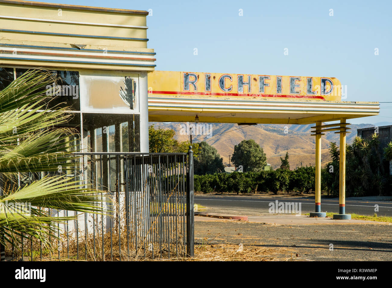 Richfield gas station hi-res stock photography and images - Alamy