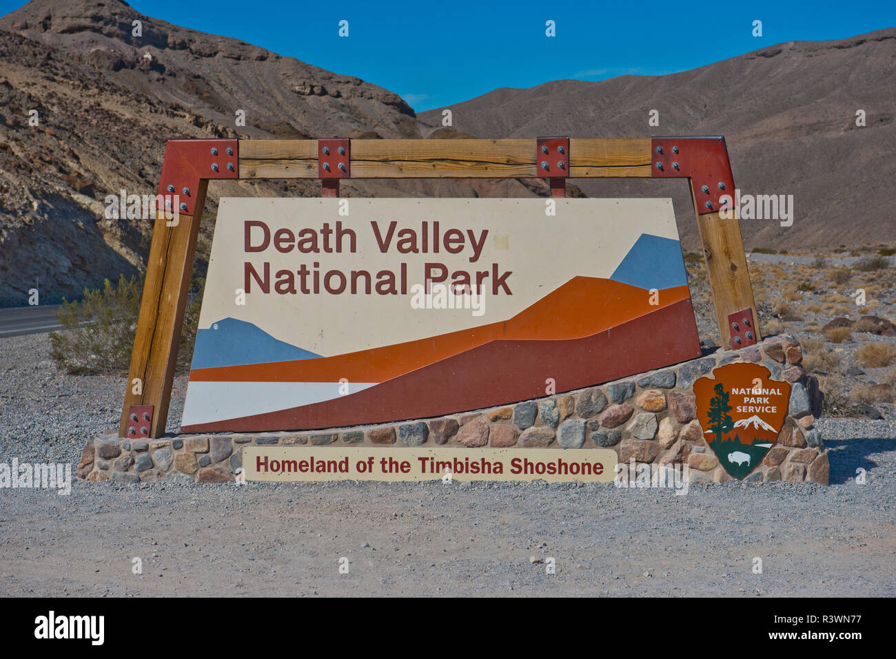 Entrance sign death valley national hi-res stock photography and images ...