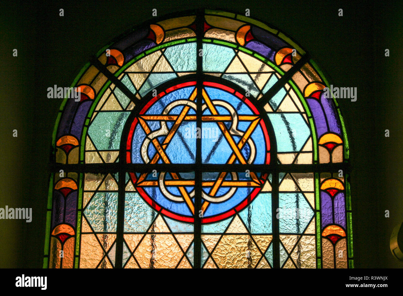 Synagogue stained glass window hi-res stock photography and images - Alamy