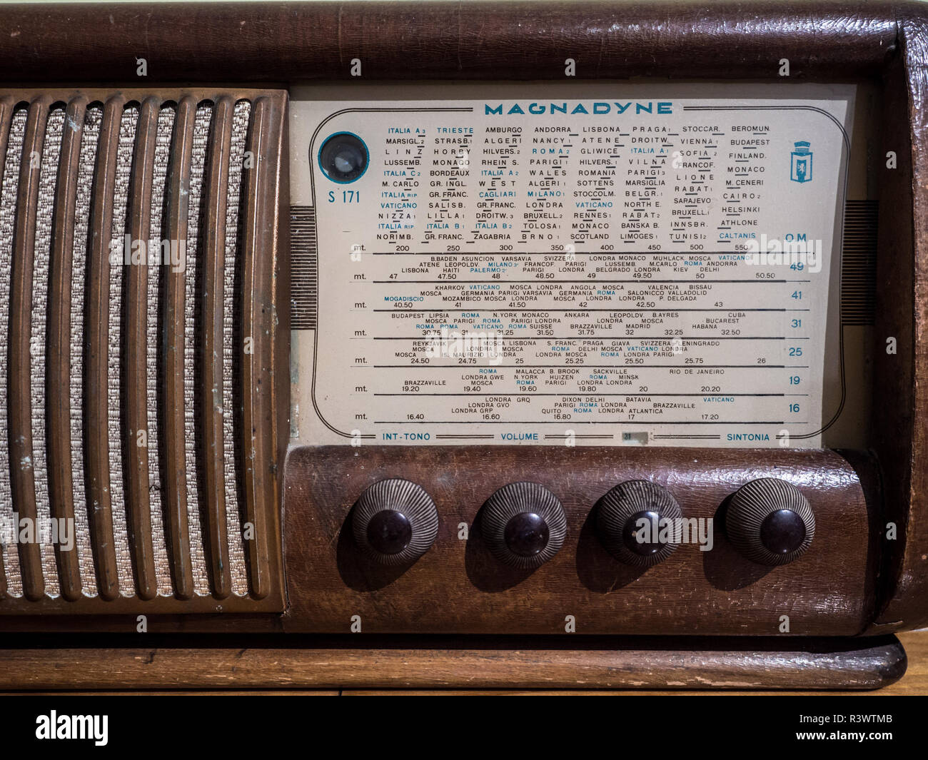 Valve radio hi-res stock photography and images - Alamy