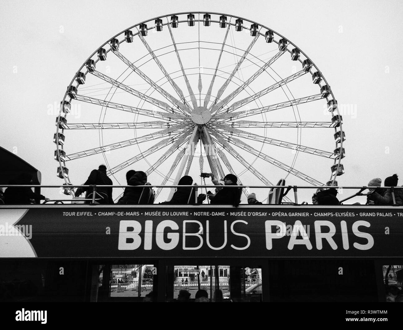 6 wheel bus Black and White Stock Photos & Images - Alamy