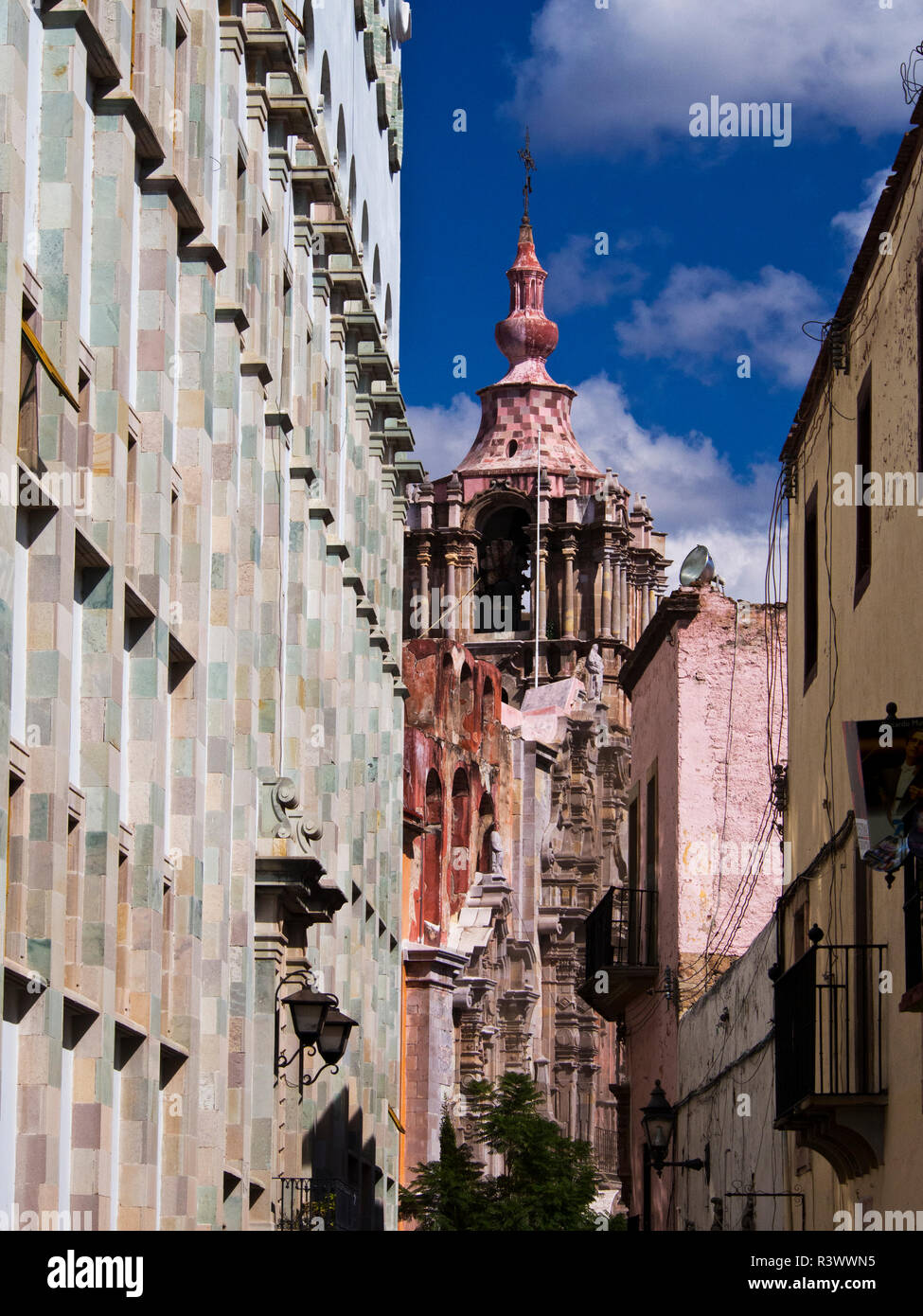 Guanajuato mexico alley hi-res stock photography and images - Alamy
