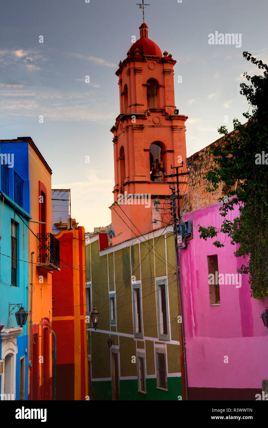 Mexico, Guanajuato, Colorful Back Alley Stock Photo - Alamy