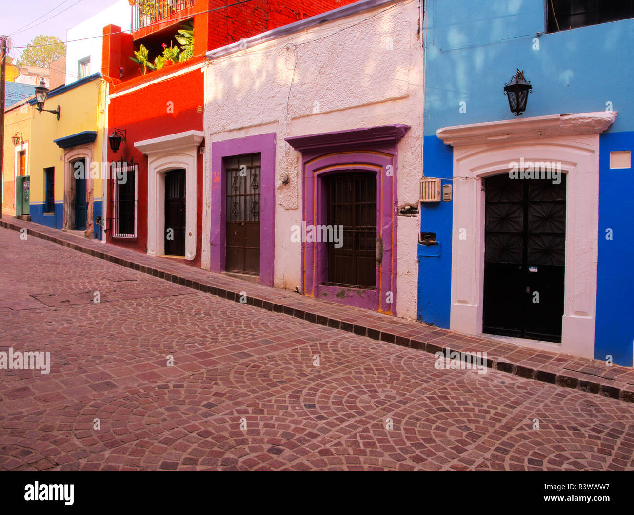 Mexico, Guanajuato, Colorful Back Alley Stock Photo - Alamy