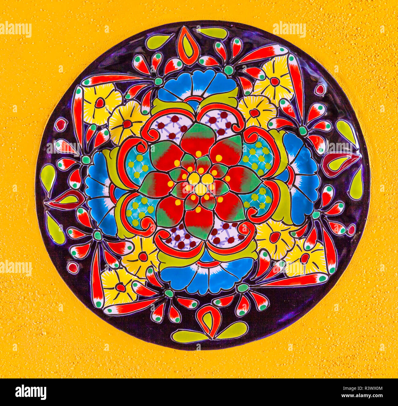 Colorful Ceramic Mexican Plate, Guanajuato, Mexico Stock Photo - Alamy
