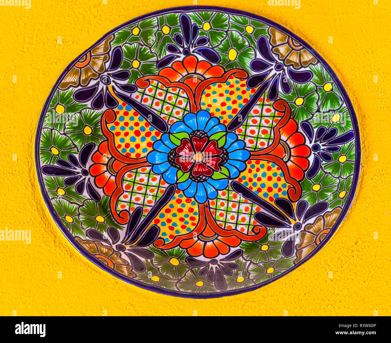 Ceramic mexican plate hi-res stock photography and images - Alamy