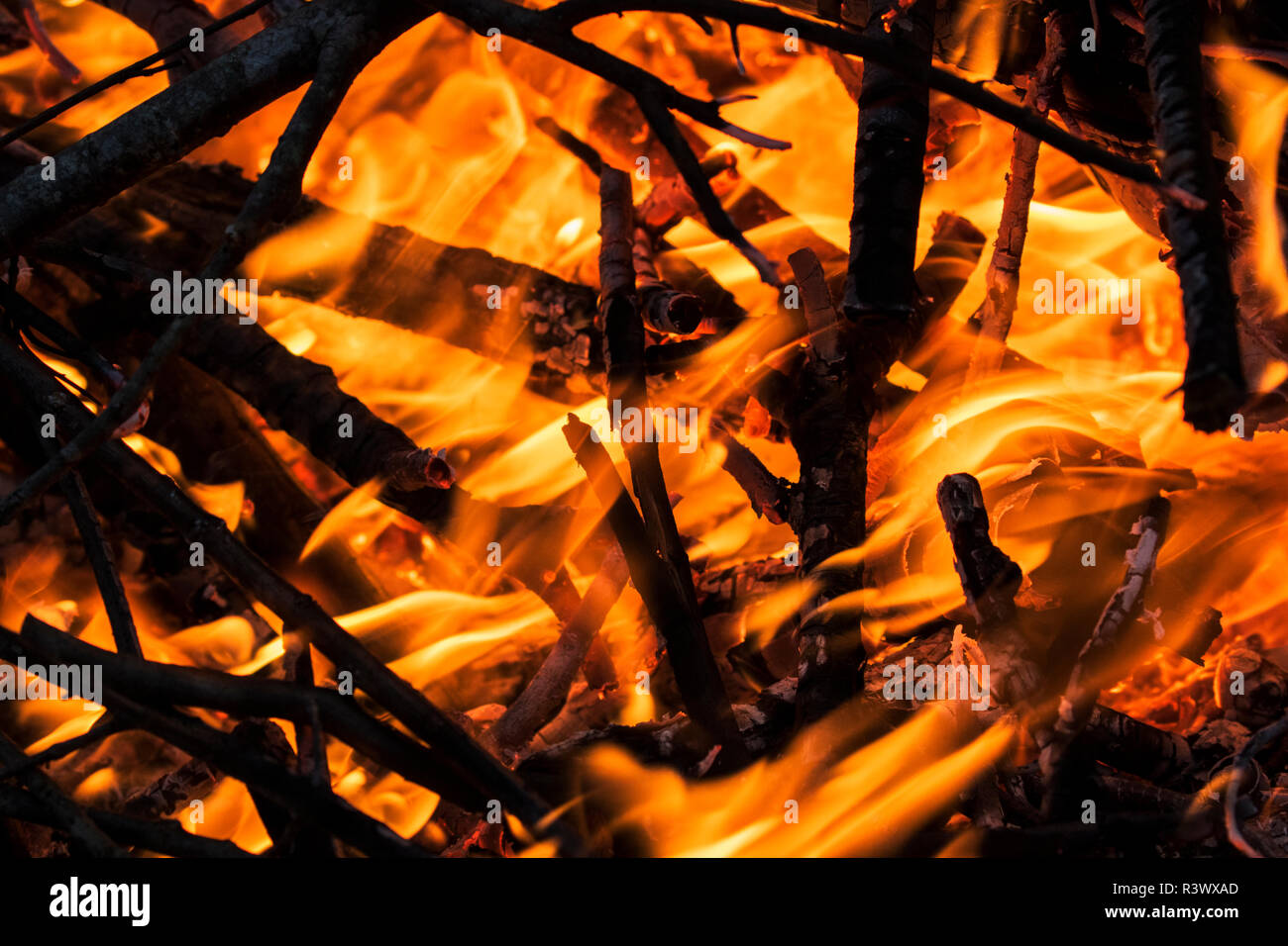Burning branches hi-res stock photography and images - Alamy