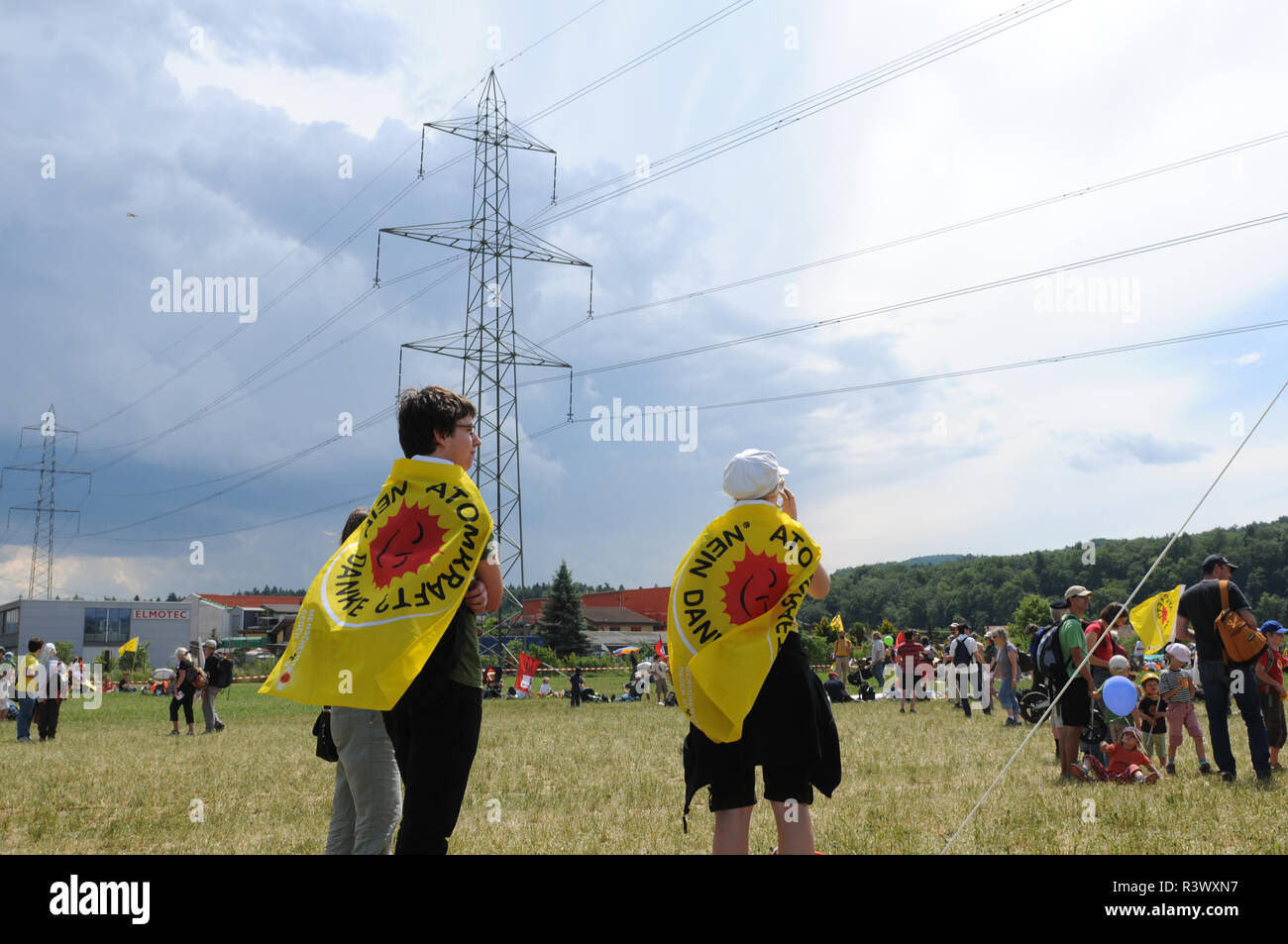 Beznau: Over 20'000 people joined the anti nuclear power demonstration ...