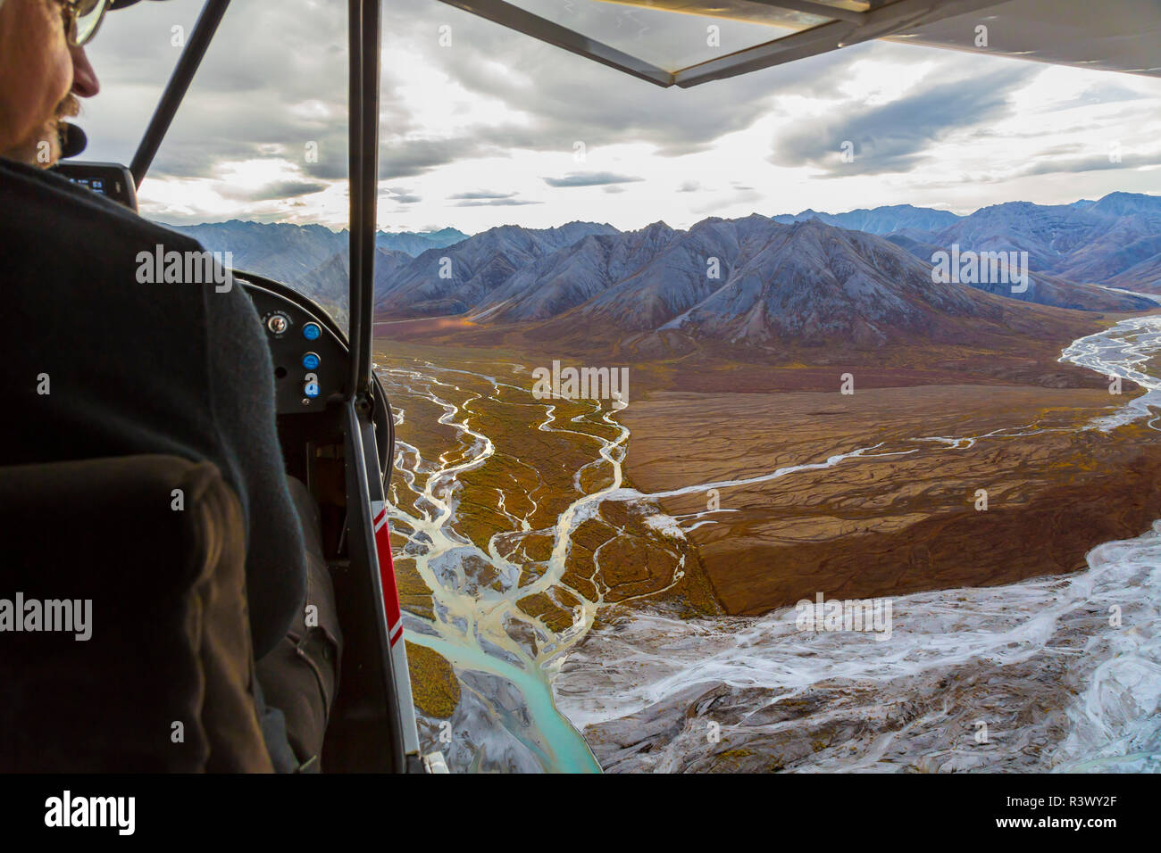 Brooks range mountains hi-res stock photography and images - Alamy