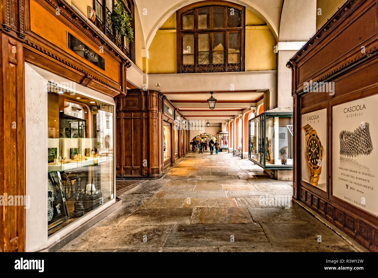 Via roma arcade hi-res stock photography and images - Alamy